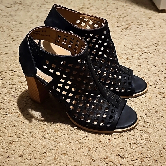 Report | Shoes | Report Rumi Block Sandal Heel | Poshmark